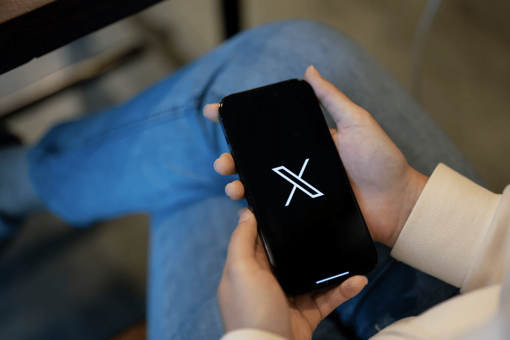 Walmart Drops Twitter Ads Amidst Controversy: The Latest Loss for X ...